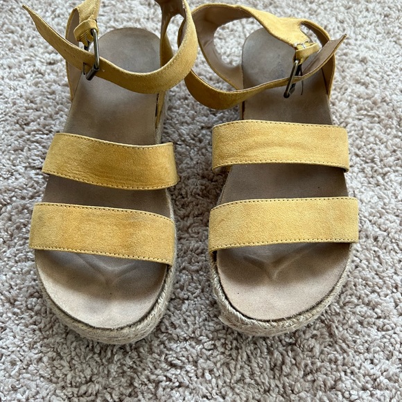 Universal Thread | Shoes | Universal Thread Platform Sandals | Poshmark